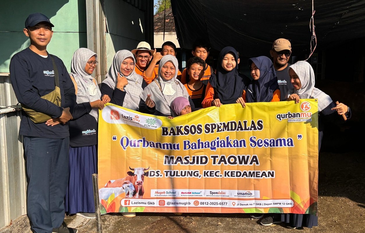 Spemdalas dan Lazismu GKB Gresik Berbagi Kurban di Tulung: Ketika Sapi ...