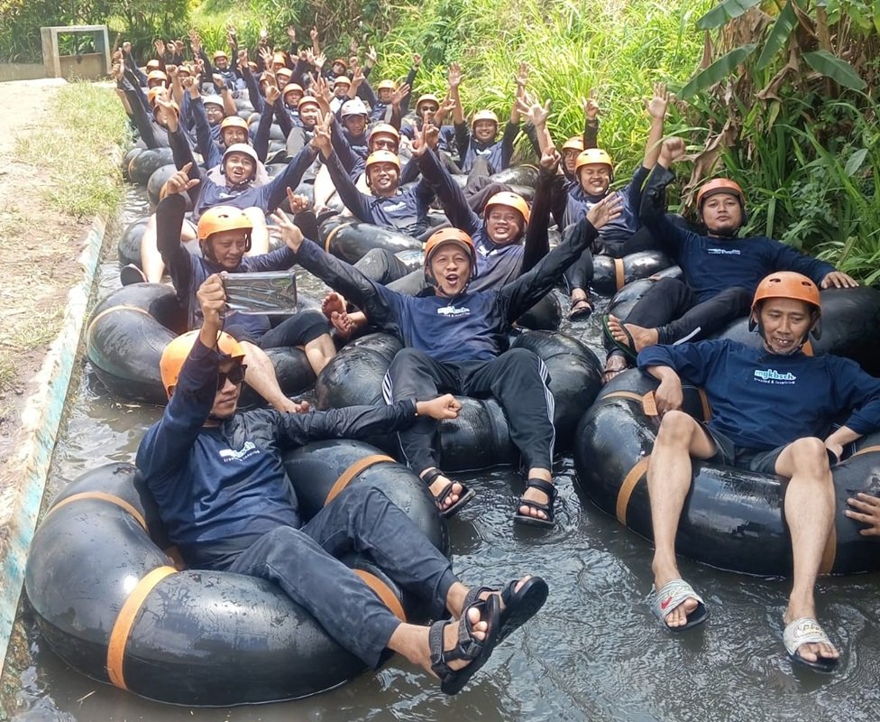 Keseruan River Tubing Gukar Spemdalas di Acara Rihlah - SelaweDotCom