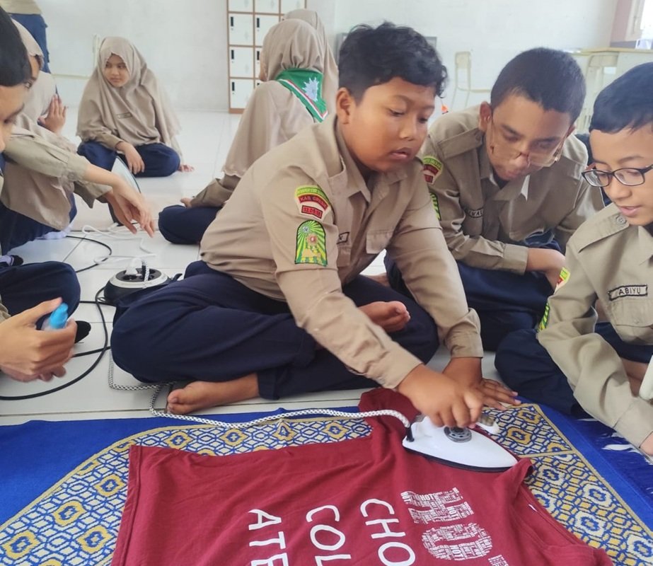 Keterampilan Merapikan Baju, Bekal Kemandirian Sehari-hari di Life ...